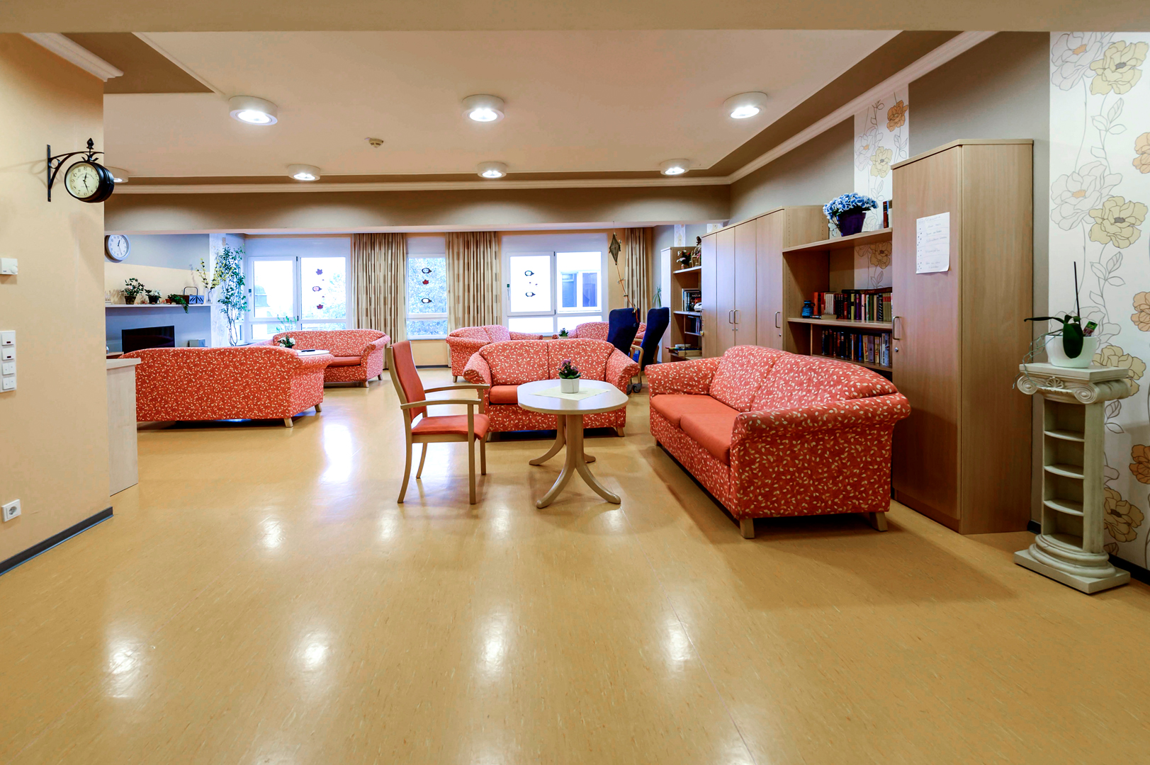 Ausstattung im Erasmus-Alberus-Haus mit Cafe