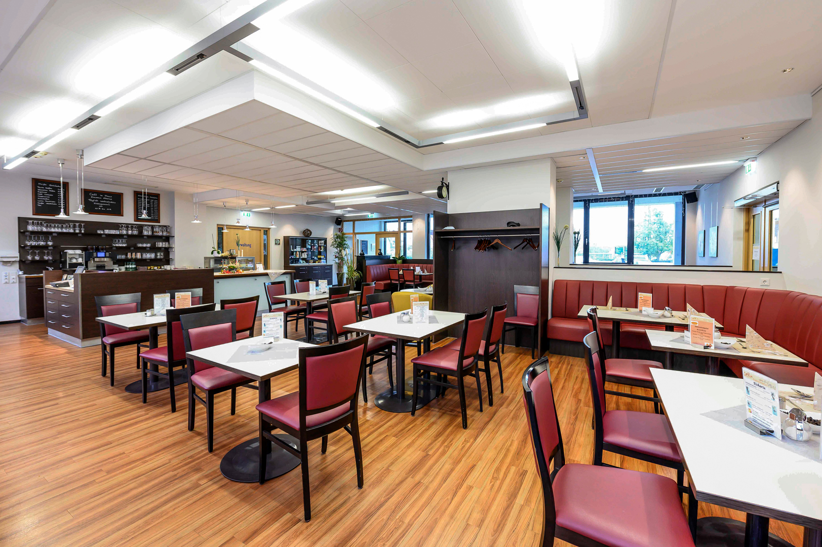 Ausstattung im Erasmus-Alberus-Haus mit Cafe