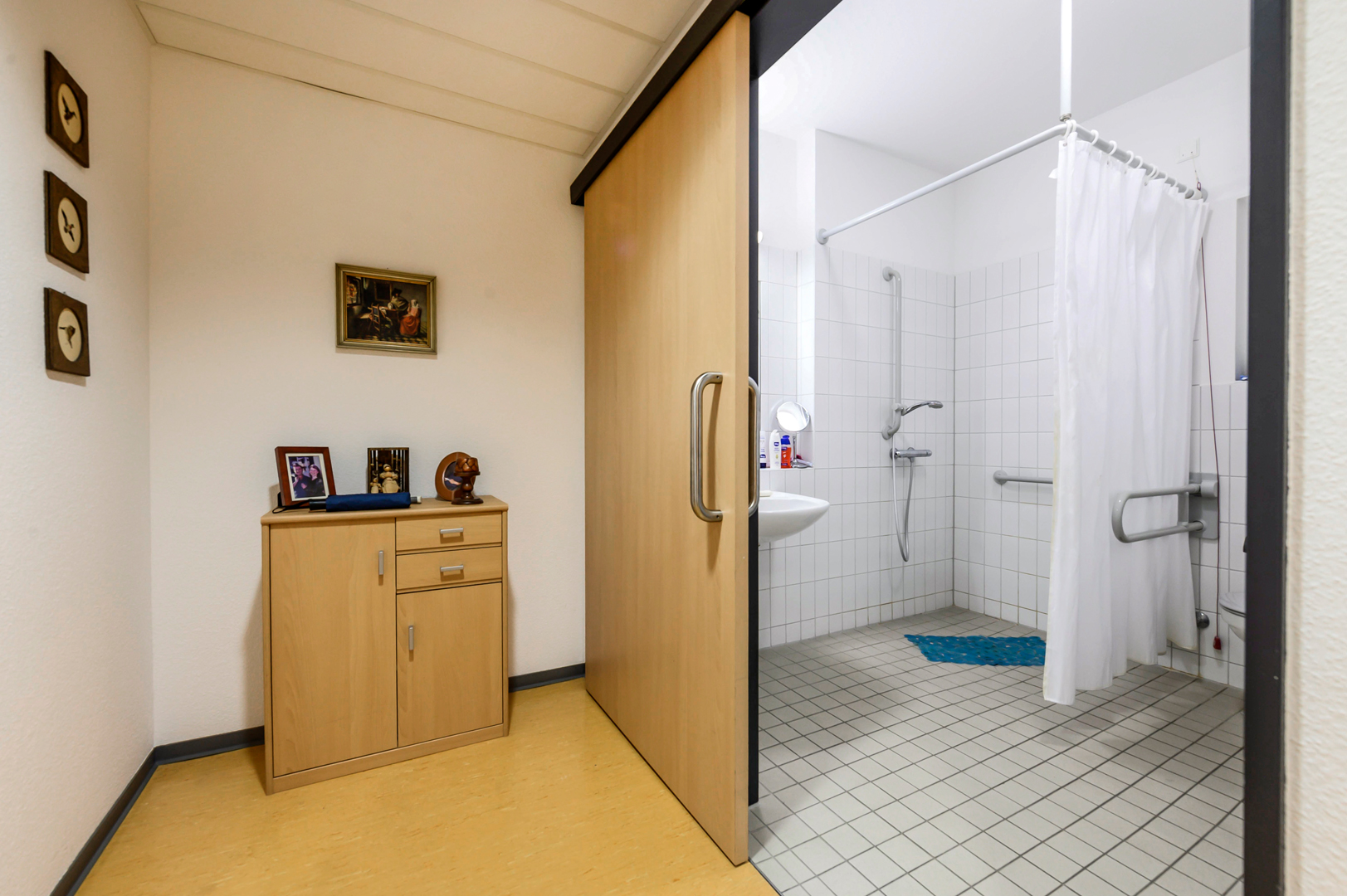 Ausstattung im Erasmus-Alberus-Haus mit Cafe